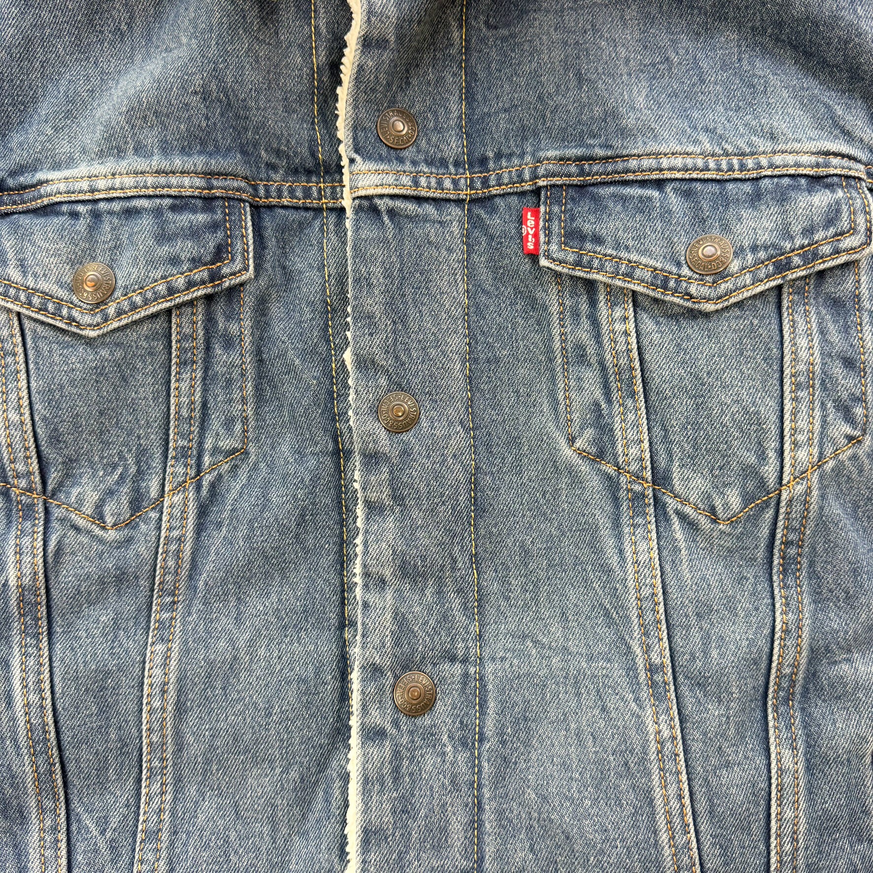 J- Vintage Levi's Sherpa Lined Denim Jacket - L – HG VINTAGE