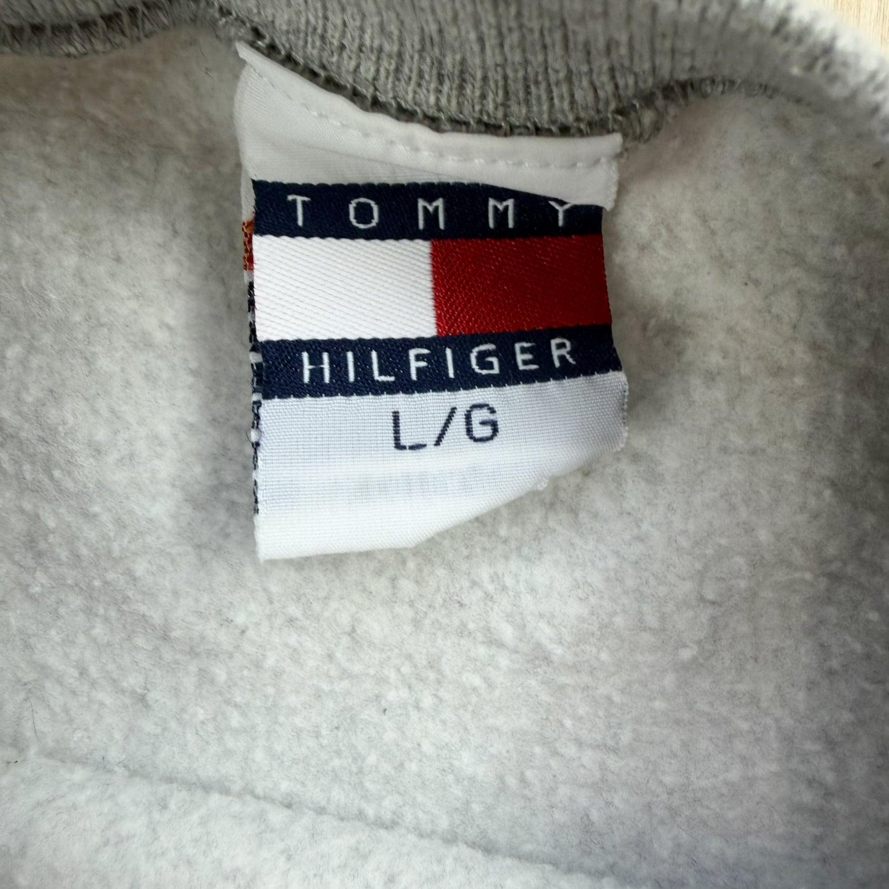 J- Vintage Tommy Hilfiger Logo Crewneck - L – HG VINTAGE