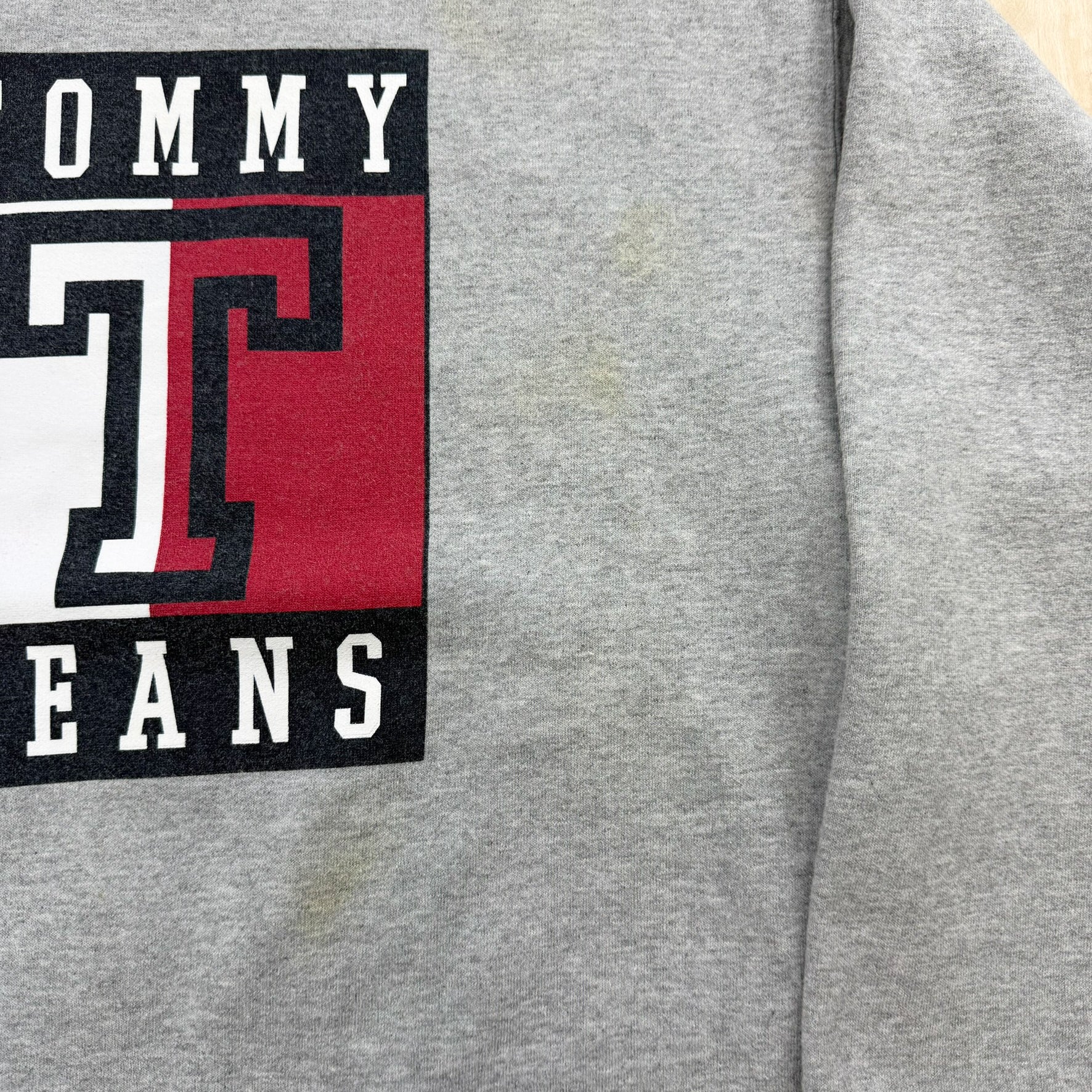 J- Vintage Tommy Hilfiger Logo Crewneck - L – HG VINTAGE